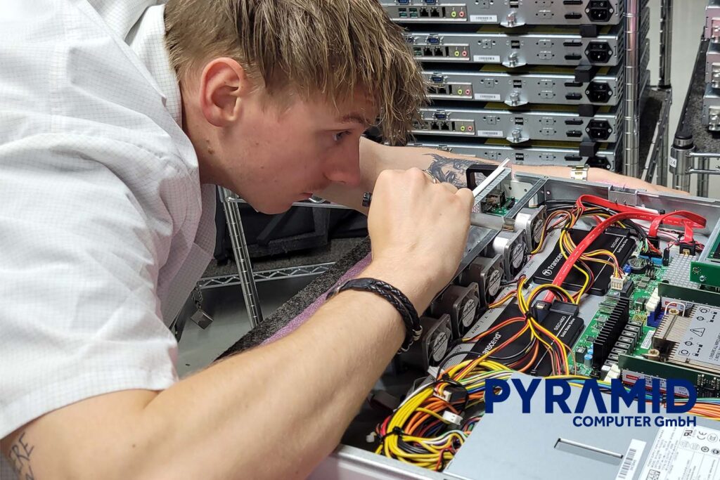 AI-optimized AKHET® high-performance servers from Germany for Germany ...